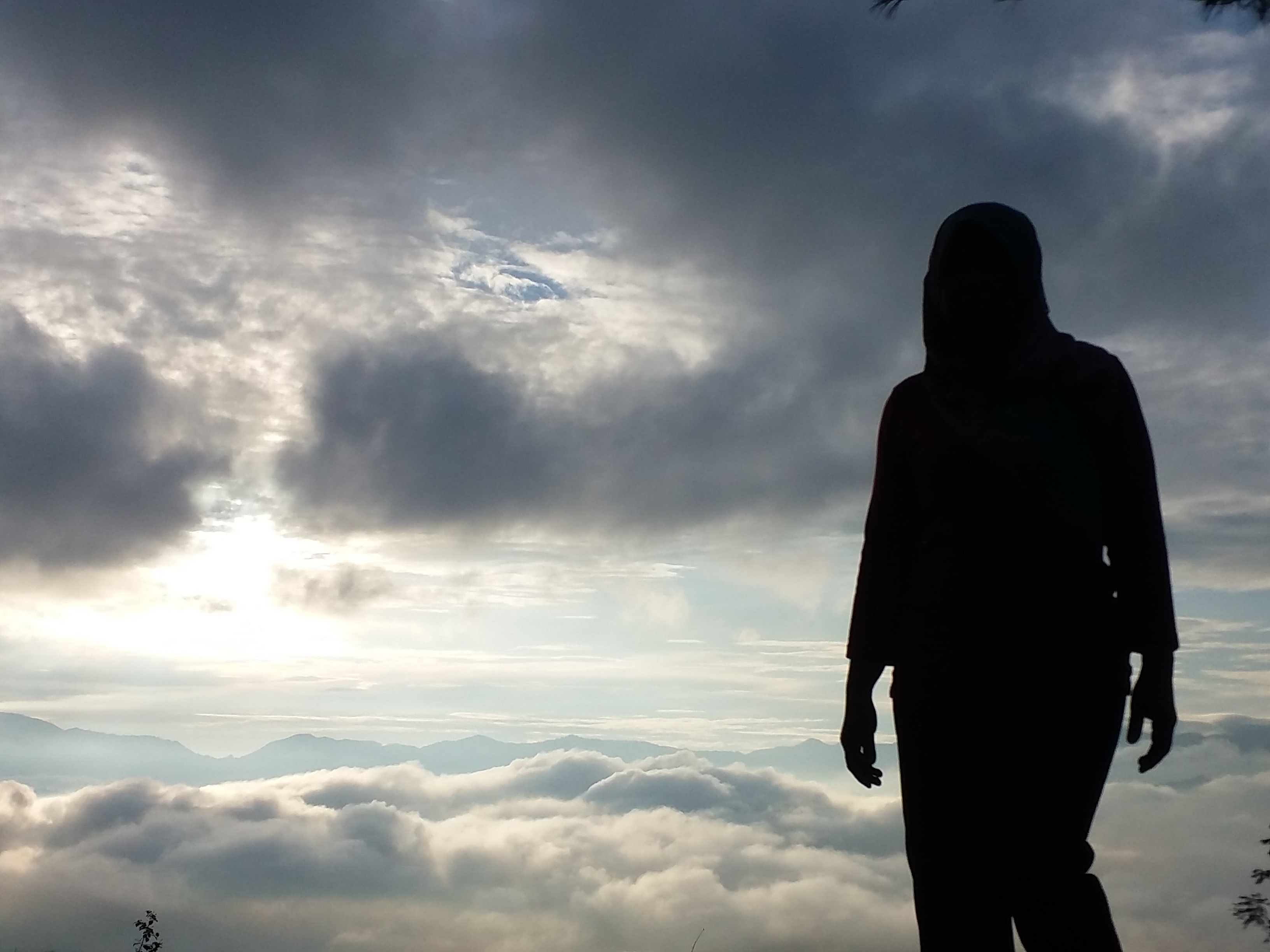 Lolai yang mempesona, Negeri diatas Awan – Penyukajalanjalan